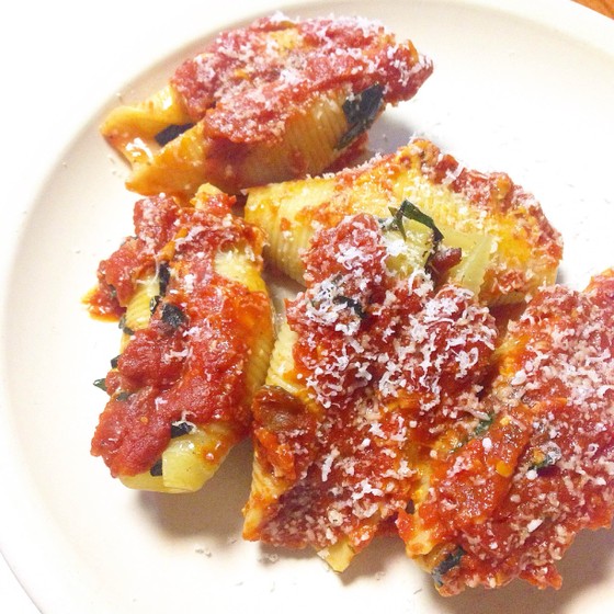 Chicken & Kale Stuffed Shells | Tajinny.com