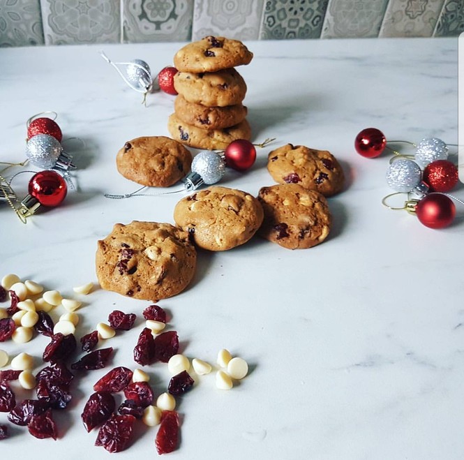 CHERRY WALNUT WHITE CHOCOLATE COOKIES | Tajinny.com