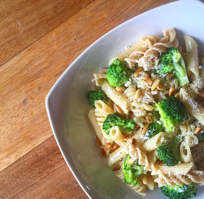 Broccoli, cream &roasted pine-nut pasta! | Tajinny.com