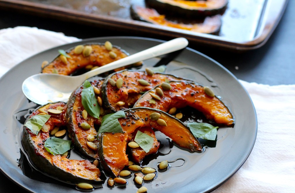 Roasted Gochujang Kabocha Squash | Tajinny.com